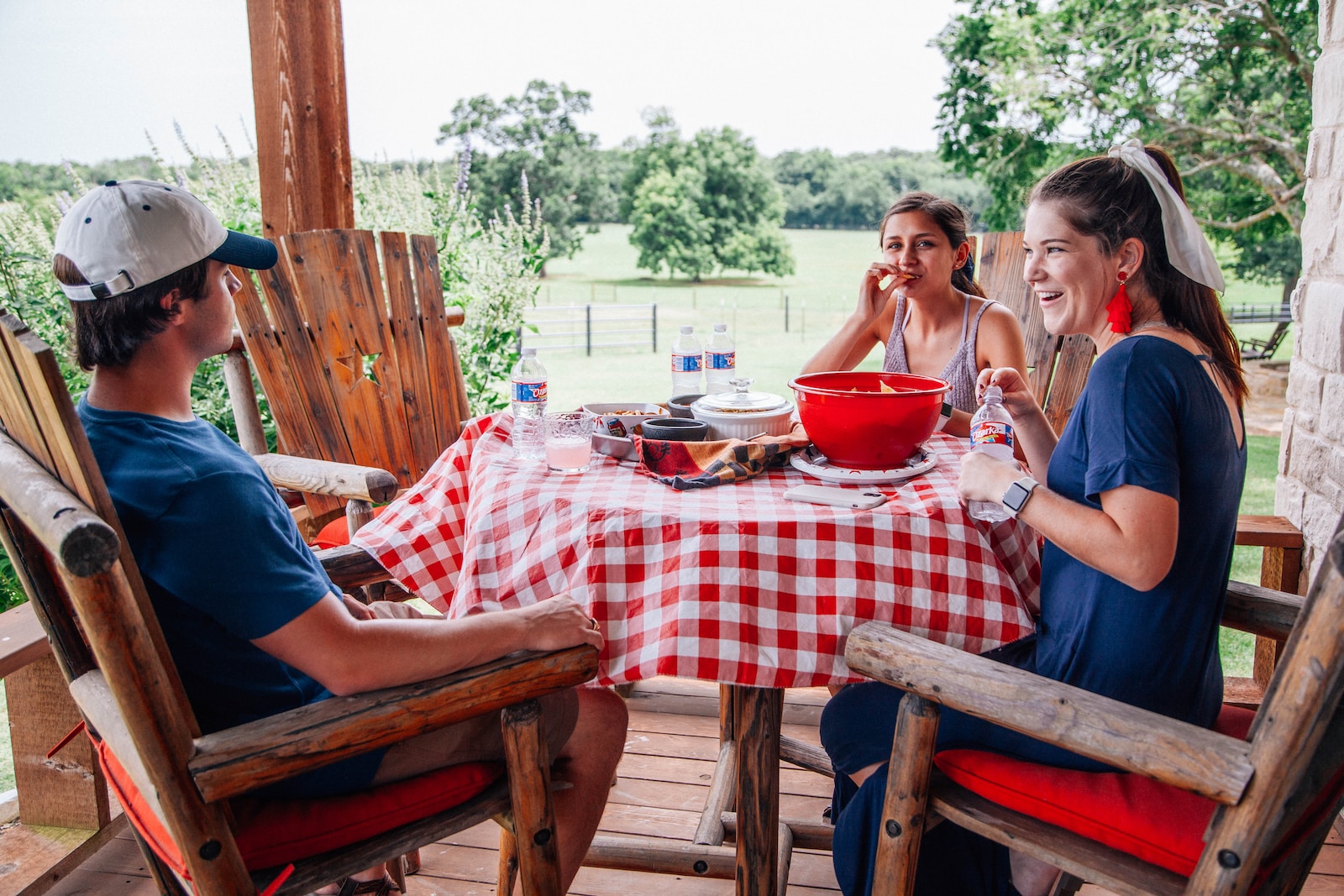 Grits and Grace: How Southern Hospitality Is Winning the Heart of the ...